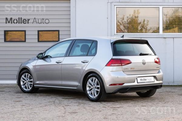 Volkswagen Golf 2020 in Jelgava on AUTOMOTO.COM.LV Grey Volkswagen Golf 2020 in Jelgava, with an engine capacity of 1.50 L and mileage of 81 thousand km for 12900 €, photo 5 on AUTOMOTO.COM.LV