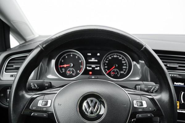 Volkswagen Golf 2020 Rīga vietnē Pelēks Volkswagen Golf 2020 Rīga, ar dzinēja tilpumu 1.50 L un nobraukumu 112 tūkst. km par 13550 €, foto 11 vietnē AUTOMOTO.COM.LV