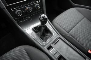 Grey Volkswagen Golf 2020 in Riga, with an engine capacity of 1.50 L and mileage of 112 thousand km for 13550 €, photo 12 on AUTOMOTO.COM.LV