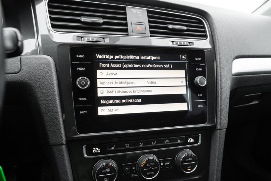 Grey Volkswagen Golf 2020 in Riga, with an engine capacity of 1.50 L and mileage of 112 thousand km for 13550 €, photo 16 on AUTOMOTO.COM.LV
