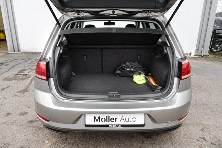 Grey Volkswagen Golf 2020 in Riga, with an engine capacity of 1.50 L and mileage of 112 thousand km for 13550 €, photo 19 on AUTOMOTO.COM.LV