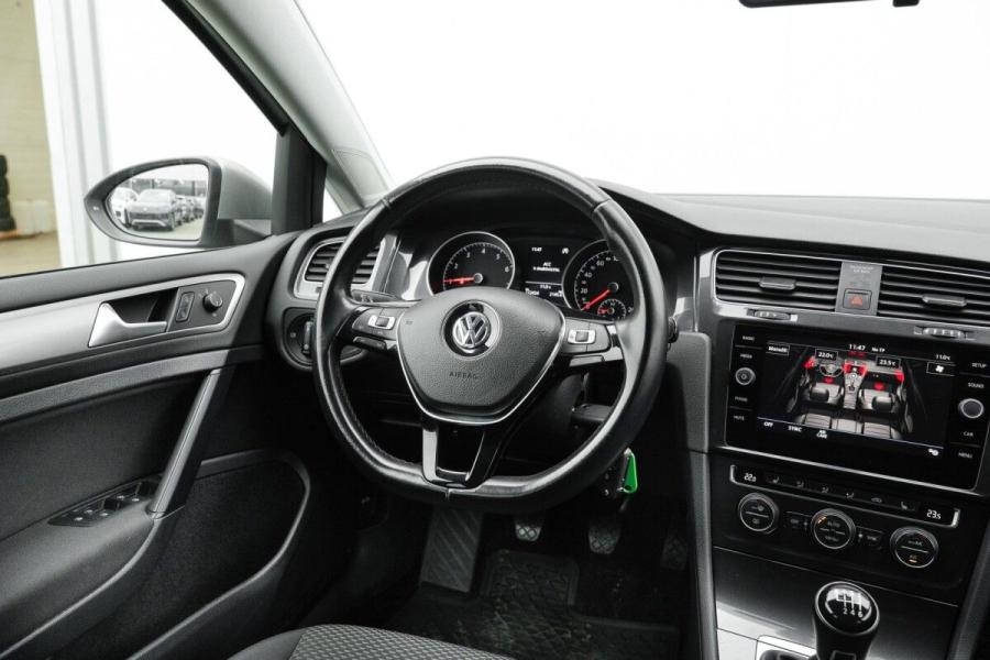 Grey Volkswagen Golf 2020 in Riga, with an engine capacity of 1.50 L and mileage of 112 thousand km for 13550 €, photo 20 on AUTOMOTO.COM.LV