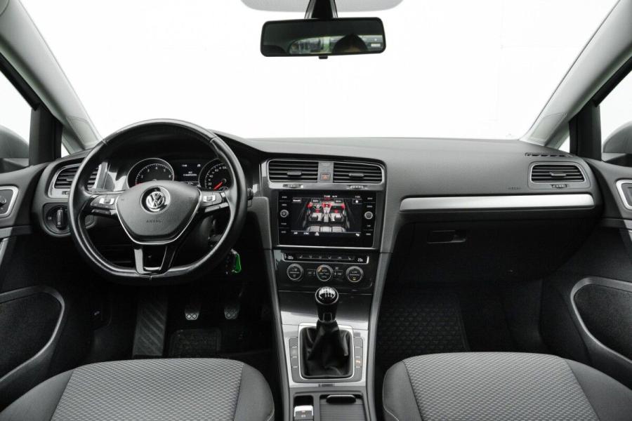 Grey Volkswagen Golf 2020 in Riga, with an engine capacity of 1.50 L and mileage of 112 thousand km for 13550 €, photo 21 on AUTOMOTO.COM.LV