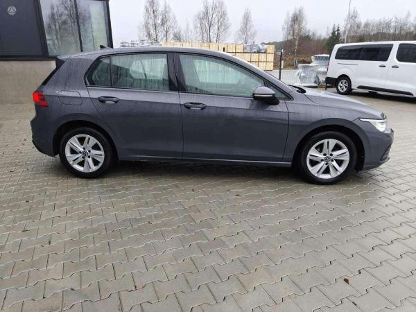 Grey Volkswagen Golf 2021 in Vilnius, with an engine capacity of 1.00 L and mileage of 151 thousand km for 12699 €, photo 4 on AUTOMOTO.COM.LV