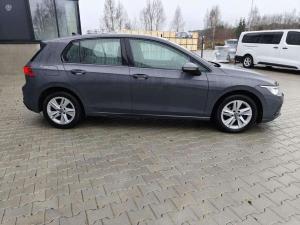 Pelēks Volkswagen Golf 2021 Viļņa, ar dzinēja tilpumu 1.00 L un nobraukumu 151 tūkst. km par 12699 €, foto 4 vietnē AUTOMOTO.COM.LV