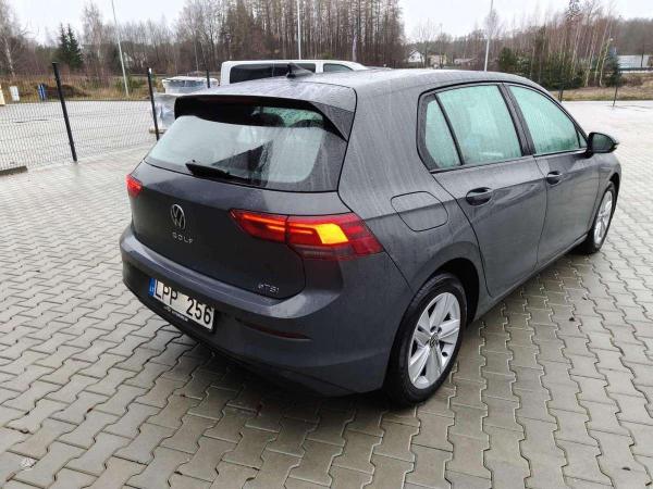 Grey Volkswagen Golf 2021 in Vilnius, with an engine capacity of 1.00 L and mileage of 151 thousand km for 12699 €, photo 8 on AUTOMOTO.COM.LV