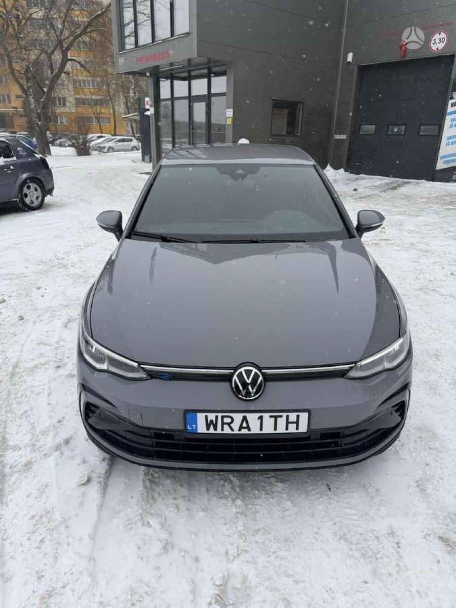 Grey Volkswagen Golf 2021 in Kaunas, with an engine capacity of 1.00 L and mileage of 116 thousand km for 15500 €, photo 3 on AUTOMOTO.COM.LV