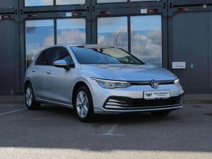 Pelēks Volkswagen Golf 2021 Viļņa, ar dzinēja tilpumu 1.00 L un nobraukumu 108 tūkst. km par 18450 €, foto 2 vietnē AUTOMOTO.COM.LV