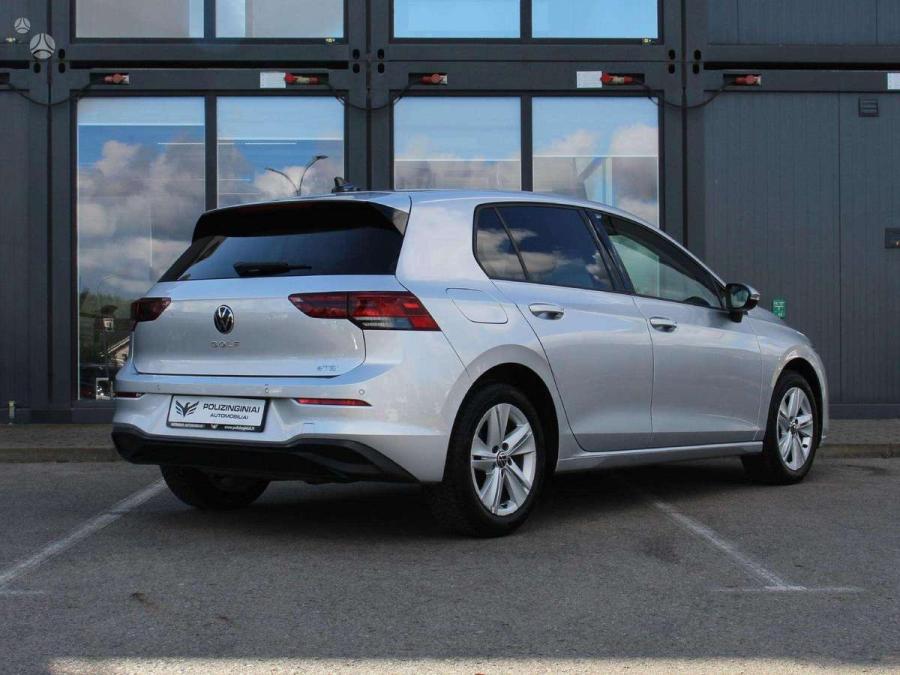 Pelēks Volkswagen Golf 2021 Viļņa, ar dzinēja tilpumu 1.00 L un nobraukumu 108 tūkst. km par 18450 €, foto 3 vietnē AUTOMOTO.COM.LV
