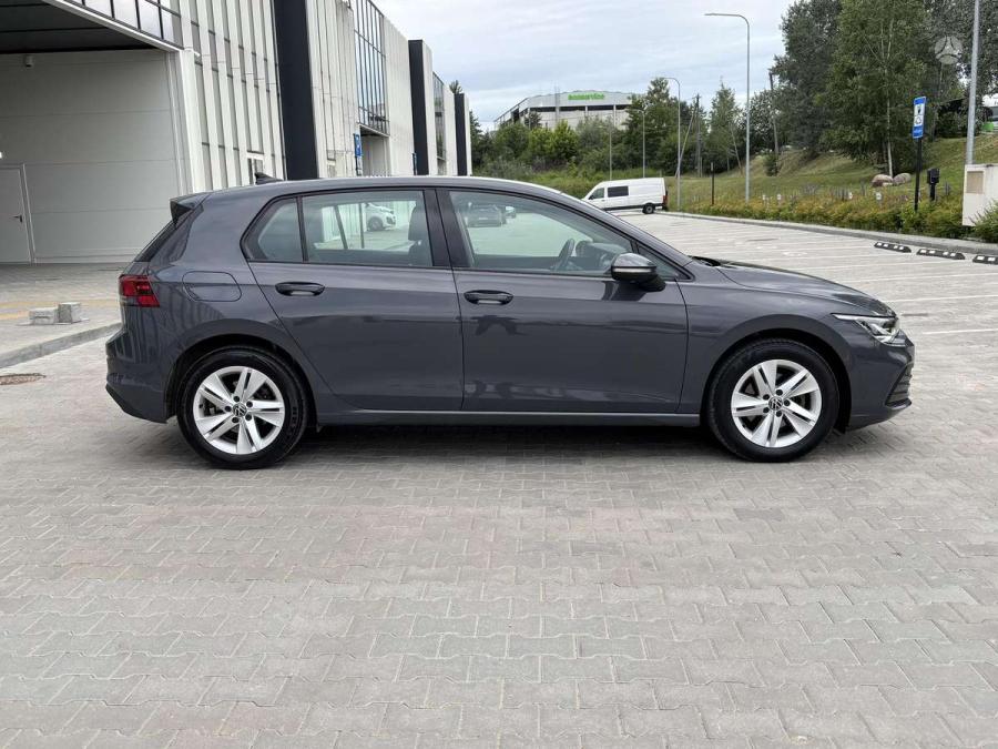 Grey Volkswagen Golf 2021 in Vilnius, with an engine capacity of 1.00 L and mileage of 93 thousand km for 15900 €, photo 7 on AUTOMOTO.COM.LV