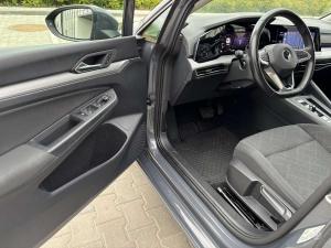 Grey Volkswagen Golf 2021 in Vilnius, with an engine capacity of 1.00 L and mileage of 93 thousand km for 15900 €, photo 12 on AUTOMOTO.COM.LV