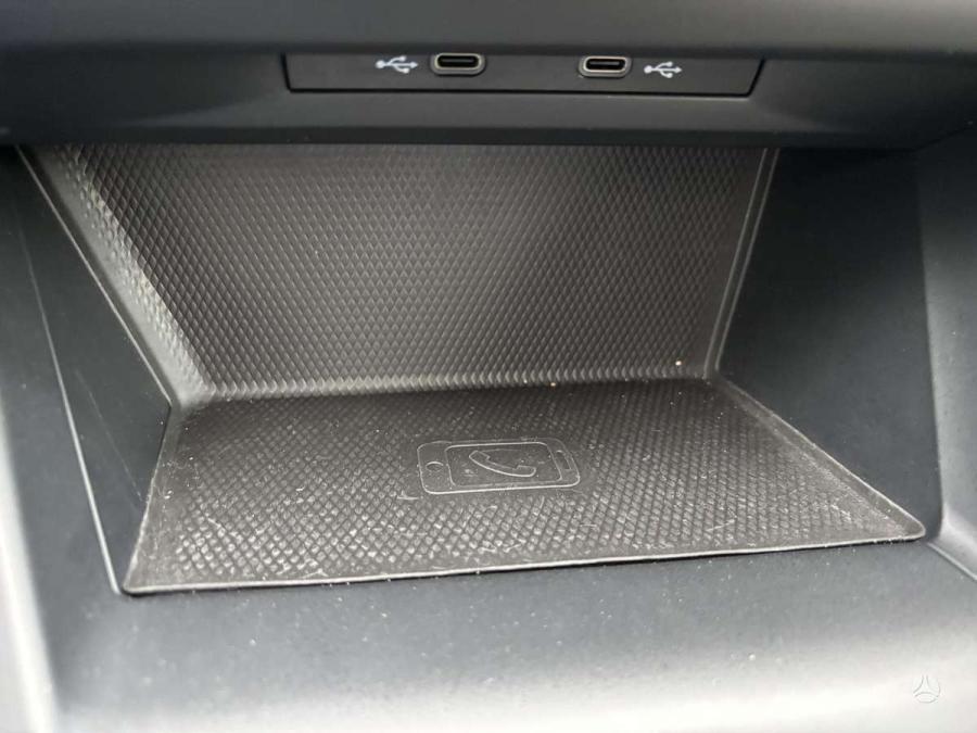 Grey Volkswagen Golf 2021 in Vilnius, with an engine capacity of 1.00 L and mileage of 93 thousand km for 15900 €, photo 16 on AUTOMOTO.COM.LV