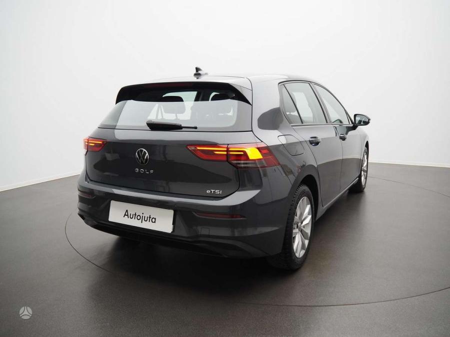 Pelēks Volkswagen Golf 2021 Viļņa, ar dzinēja tilpumu 1.00 L un nobraukumu 142 tūkst. km par 16000 €, foto 5 vietnē AUTOMOTO.COM.LV
