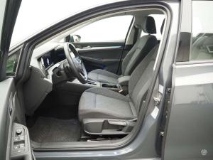 Pelēks Volkswagen Golf 2021 Viļņa, ar dzinēja tilpumu 1.00 L un nobraukumu 142 tūkst. km par 16000 €, foto 9 vietnē AUTOMOTO.COM.LV
