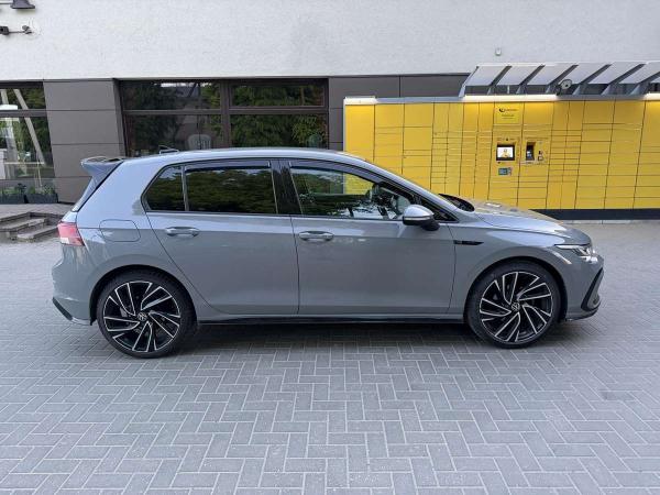 Grey Volkswagen Golf 2021 in Kaunas, with an engine capacity of 1.00 L and mileage of 119 thousand km for 13900 €, photo 7 on AUTOMOTO.COM.LV
