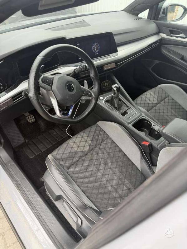 Grey Volkswagen Golf 2021 in Kaunas, with an engine capacity of 1.00 L and mileage of 119 thousand km for 13900 €, photo 9 on AUTOMOTO.COM.LV
