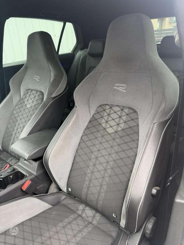 Grey Volkswagen Golf 2021 in Kaunas, with an engine capacity of 1.00 L and mileage of 119 thousand km for 13900 €, photo 10 on AUTOMOTO.COM.LV