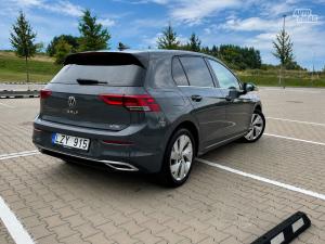Grey Volkswagen Golf 2021 in Kaunas, with an engine capacity of 1.50 L and mileage of 154 thousand km for 17500 €, photo 4 on AUTOMOTO.COM.LV