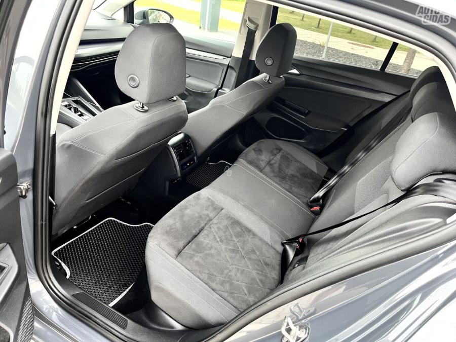 Grey Volkswagen Golf 2021 in Kaunas, with an engine capacity of 1.50 L and mileage of 154 thousand km for 17500 €, photo 9 on AUTOMOTO.COM.LV