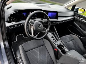 Grey Volkswagen Golf 2021 in Kaunas, with an engine capacity of 1.50 L and mileage of 154 thousand km for 17500 €, photo 8 on AUTOMOTO.COM.LV