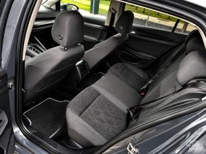 Grey Volkswagen Golf 2021 in Kaunas, with an engine capacity of 1.50 L and mileage of 154 thousand km for 17500 €, photo 9 on AUTOMOTO.COM.LV