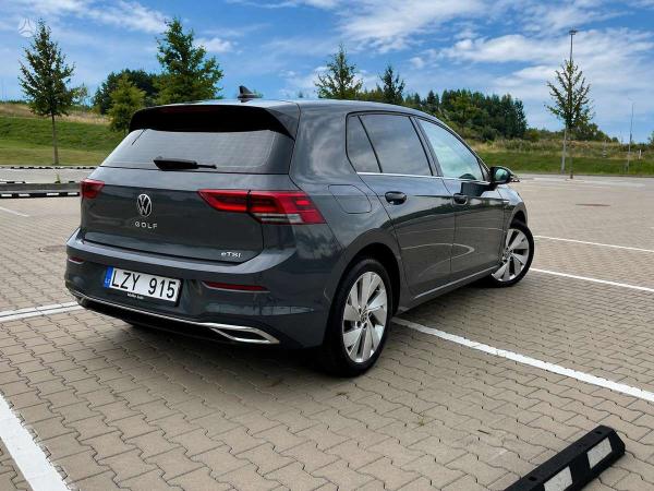 Volkswagen Golf 2021 in Kaunas on AUTOMOTO.COM.LV Grey Volkswagen Golf 2021 in Kaunas, with an engine capacity of 1.50 L and mileage of 154 thousand km for 16790 €, photo 4 on AUTOMOTO.COM.LV