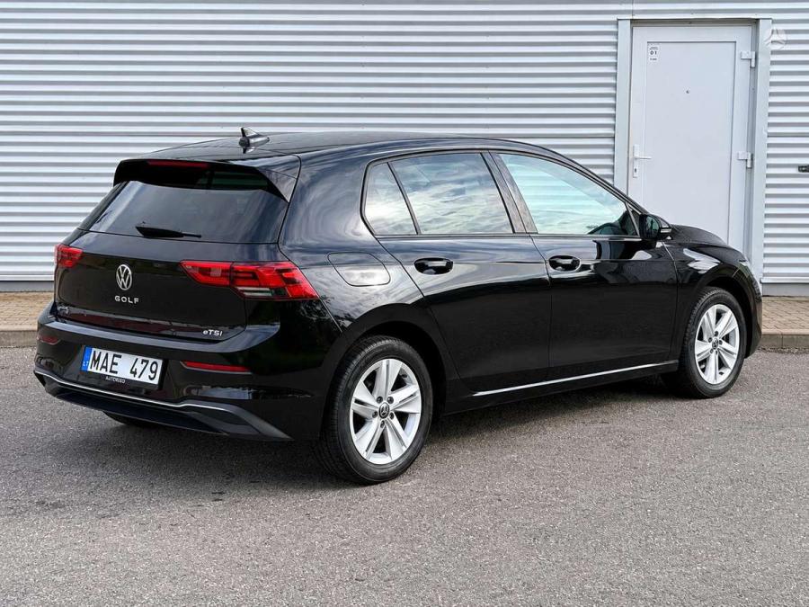 Pelēks Volkswagen Golf 2021 Viļņa, ar dzinēja tilpumu 1.00 L un nobraukumu 133 tūkst. km par 14940 €, foto 4 vietnē AUTOMOTO.COM.LV