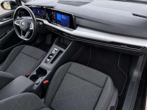 Pelēks Volkswagen Golf 2021 Viļņa, ar dzinēja tilpumu 1.00 L un nobraukumu 133 tūkst. km par 14940 €, foto 10 vietnē AUTOMOTO.COM.LV
