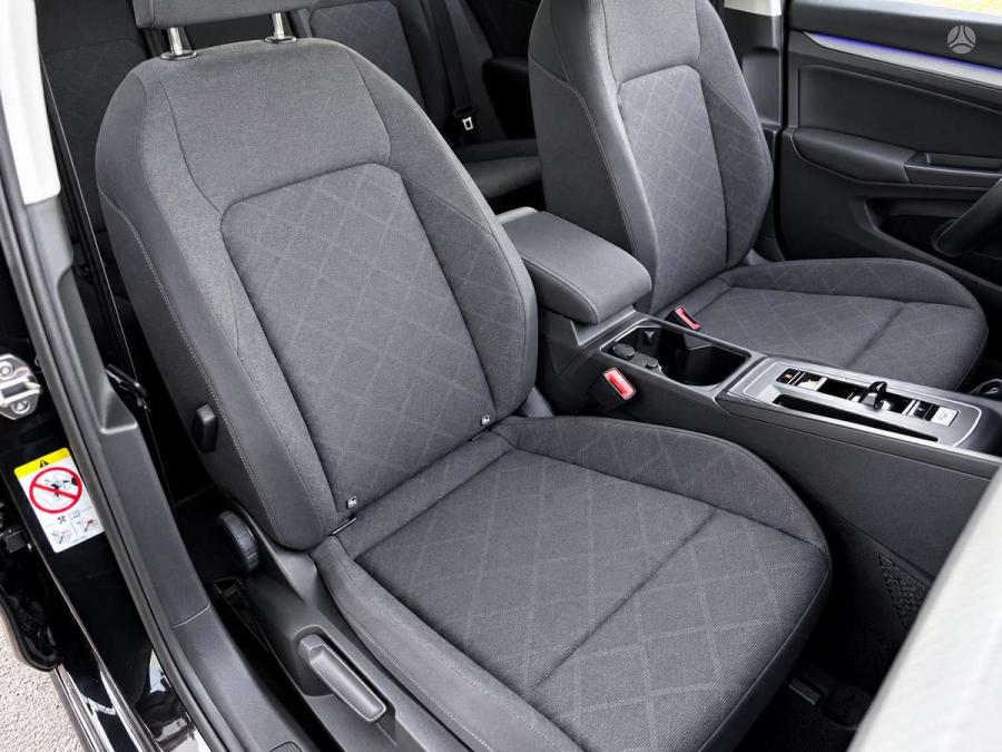 Pelēks Volkswagen Golf 2021 Viļņa, ar dzinēja tilpumu 1.00 L un nobraukumu 133 tūkst. km par 14940 €, foto 14 vietnē AUTOMOTO.COM.LV
