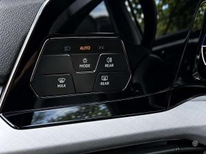 Pelēks Volkswagen Golf 2021 Viļņa, ar dzinēja tilpumu 1.00 L un nobraukumu 133 tūkst. km par 14940 €, foto 22 vietnē AUTOMOTO.COM.LV