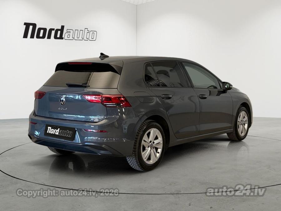Pelēks Volkswagen Golf 2022 Tallina, ar dzinēja tilpumu 1.00 L un nobraukumu 125 tūkst. km par 16900 €, foto 3 vietnē AUTOMOTO.COM.LV
