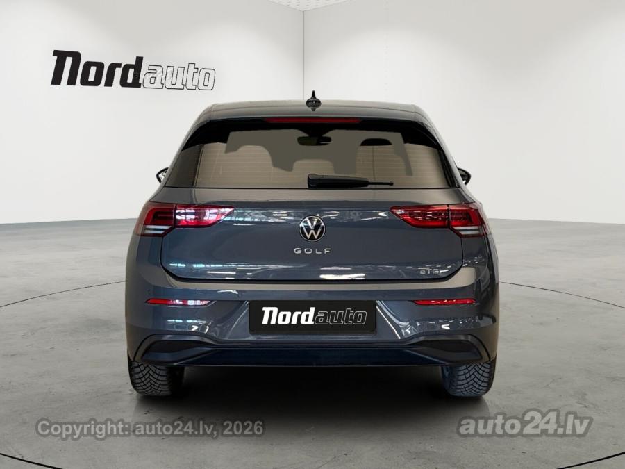 Pelēks Volkswagen Golf 2022 Tallina, ar dzinēja tilpumu 1.00 L un nobraukumu 125 tūkst. km par 16900 €, foto 5 vietnē AUTOMOTO.COM.LV