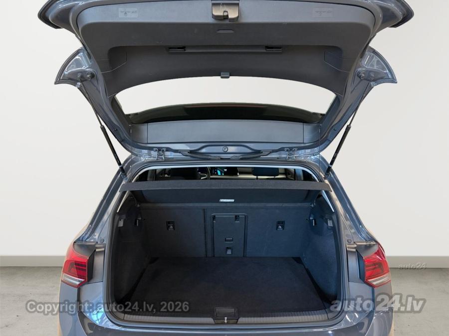 Pelēks Volkswagen Golf 2022 Tallina, ar dzinēja tilpumu 1.00 L un nobraukumu 125 tūkst. km par 16900 €, foto 12 vietnē AUTOMOTO.COM.LV