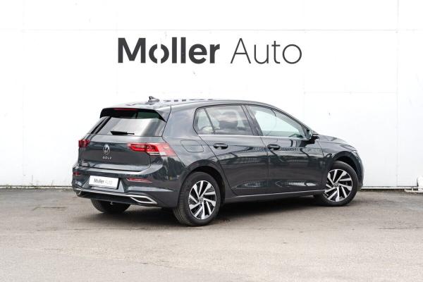 Grey Volkswagen Golf 2022 in Riga, with an engine capacity of 1.40 L and mileage of 112 thousand km for 20450 €, photo 4 on AUTOMOTO.COM.LV