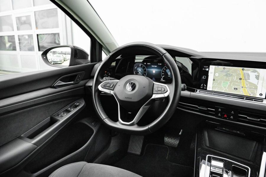 Grey Volkswagen Golf 2022 in Riga, with an engine capacity of 1.40 L and mileage of 112 thousand km for 20450 €, photo 32 on AUTOMOTO.COM.LV