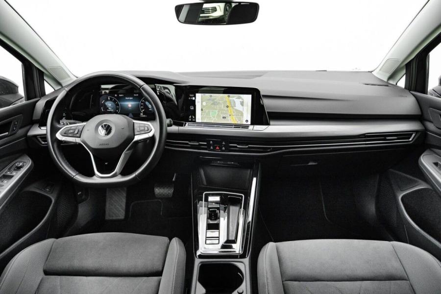 Grey Volkswagen Golf 2022 in Riga, with an engine capacity of 1.40 L and mileage of 112 thousand km for 20450 €, photo 33 on AUTOMOTO.COM.LV