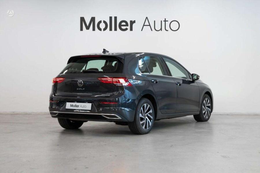Pelēks Volkswagen Golf 2022 Viļņa, ar dzinēja tilpumu 1.40 L un nobraukumu 104 tūkst. km par 20900 €, foto 4 vietnē AUTOMOTO.COM.LV