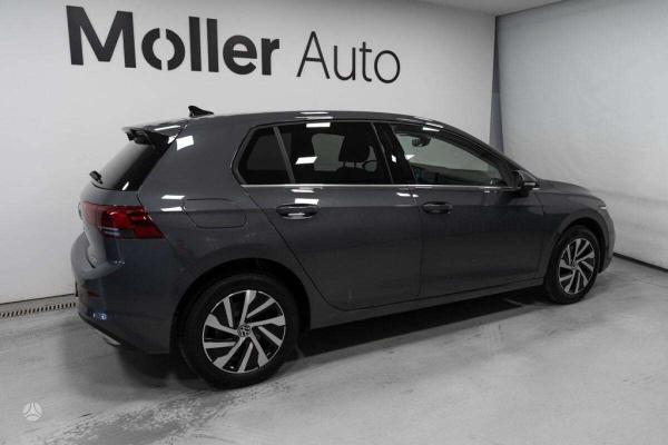 Pelēks Volkswagen Golf 2022 Viļņa, ar dzinēja tilpumu 1.40 L un nobraukumu 71 tūkst. km par 20900 €, foto 4 vietnē AUTOMOTO.COM.LV