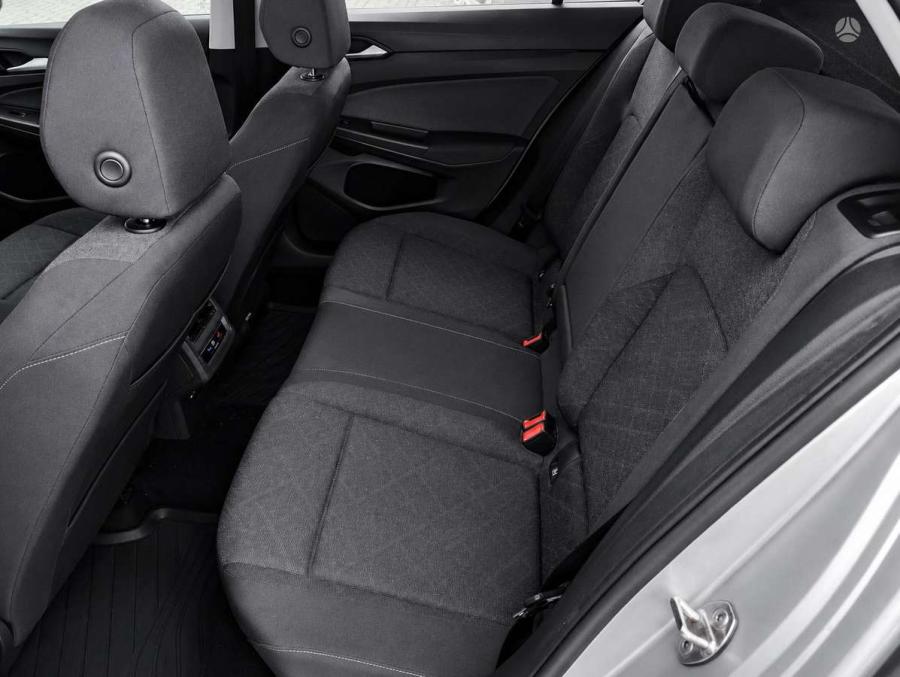 Grey Volkswagen Golf 2022 in Vilnius, with an engine capacity of 1.50 L and mileage of 107 thousand km for 17900 €, photo 12 on AUTOMOTO.COM.LV