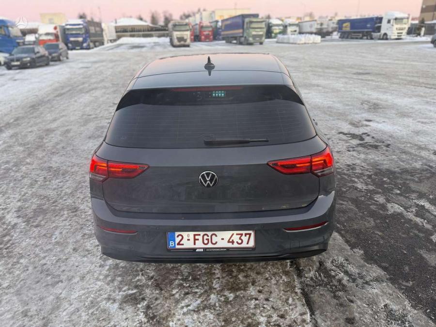 Pelēks Volkswagen Golf 2023 Kauņa, ar dzinēja tilpumu 1.00 L un nobraukumu 29 tūkst. km par 10777 €, foto 21 vietnē AUTOMOTO.COM.LV
