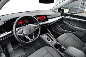 Grey Volkswagen Golf 2023 in Riga, with an engine capacity of 1.50 L and mileage of 76 thousand km for 19900 €, photo 8 on AUTOMOTO.COM.LV