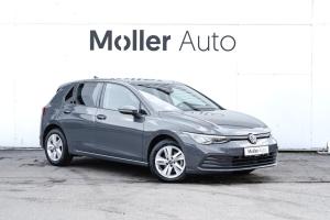 Grey Volkswagen Golf 2023 in Riga, with an engine capacity of 1.50 L and mileage of 76 thousand km for 19900 €, photo 2 on AUTOMOTO.COM.LV