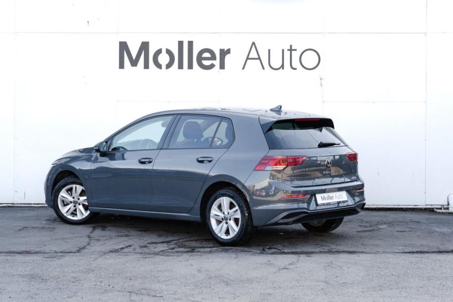 Pelēks Volkswagen Golf 2023 Rīga, ar dzinēja tilpumu 1.50 L un nobraukumu 82 tūkst. km par 19900 €, foto 4 vietnē AUTOMOTO.COM.LV