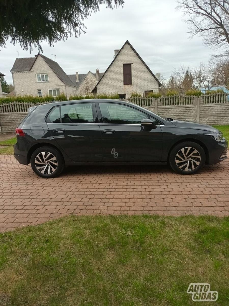 Grey Volkswagen Golf 2023 in Marijampole, with an engine capacity of 1.50 L and mileage of 13 thousand km for 18500 €, photo 15 on AUTOMOTO.COM.LV