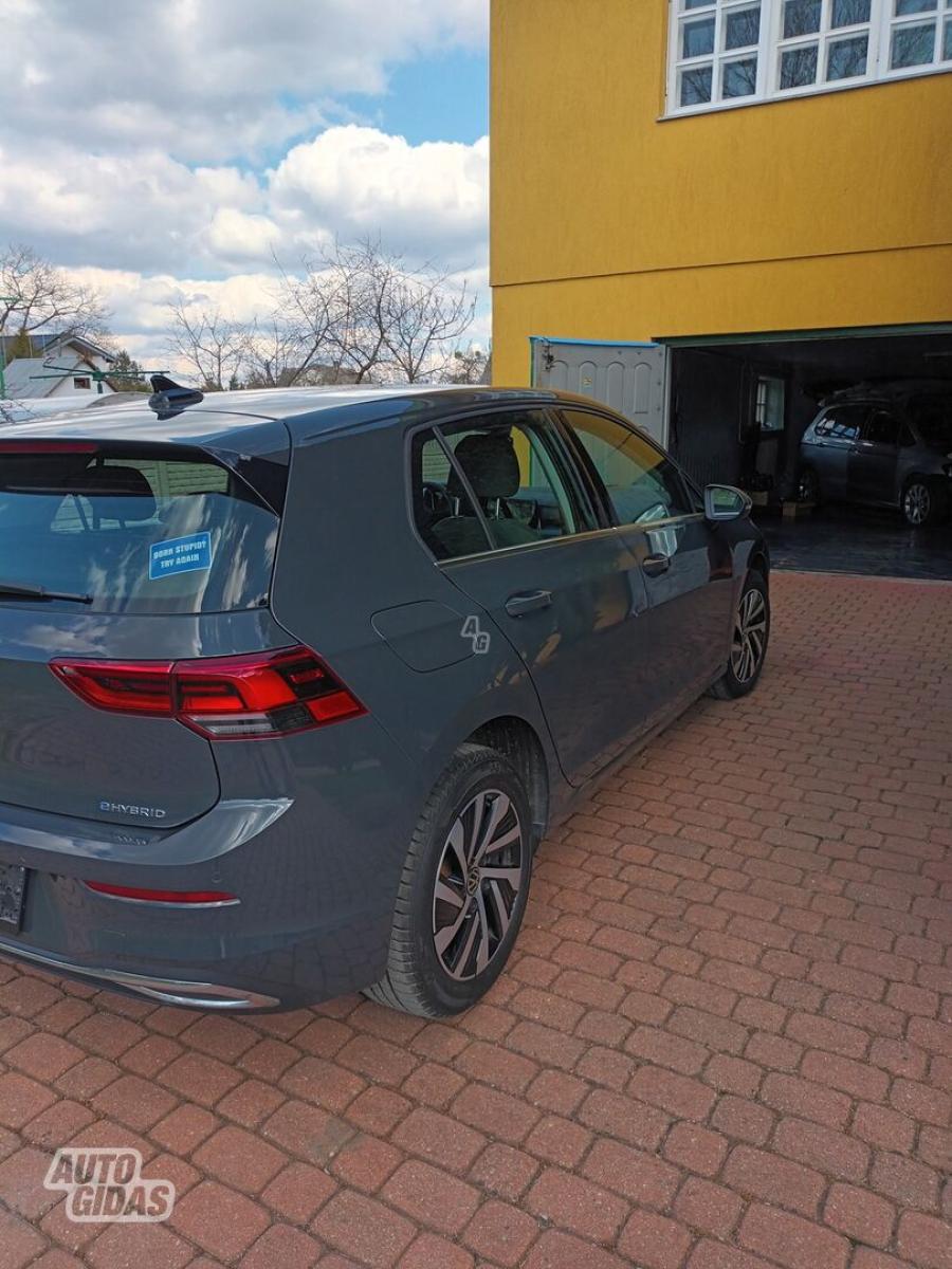 Grey Volkswagen Golf 2023 in Marijampole, with an engine capacity of 1.50 L and mileage of 13 thousand km for 18500 €, photo 17 on AUTOMOTO.COM.LV