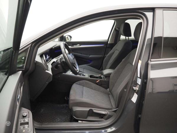 Grey Volkswagen Golf 2023 in Vilnius, with an engine capacity of 1.00 L and mileage of 105 thousand km for 17500 €, photo 8 on AUTOMOTO.COM.LV