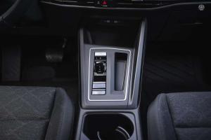 Grey Volkswagen Golf 2023 in Kaunas, with an engine capacity of 1.00 L and mileage of 120 thousand km for 16300 €, photo 27 on AUTOMOTO.COM.LV