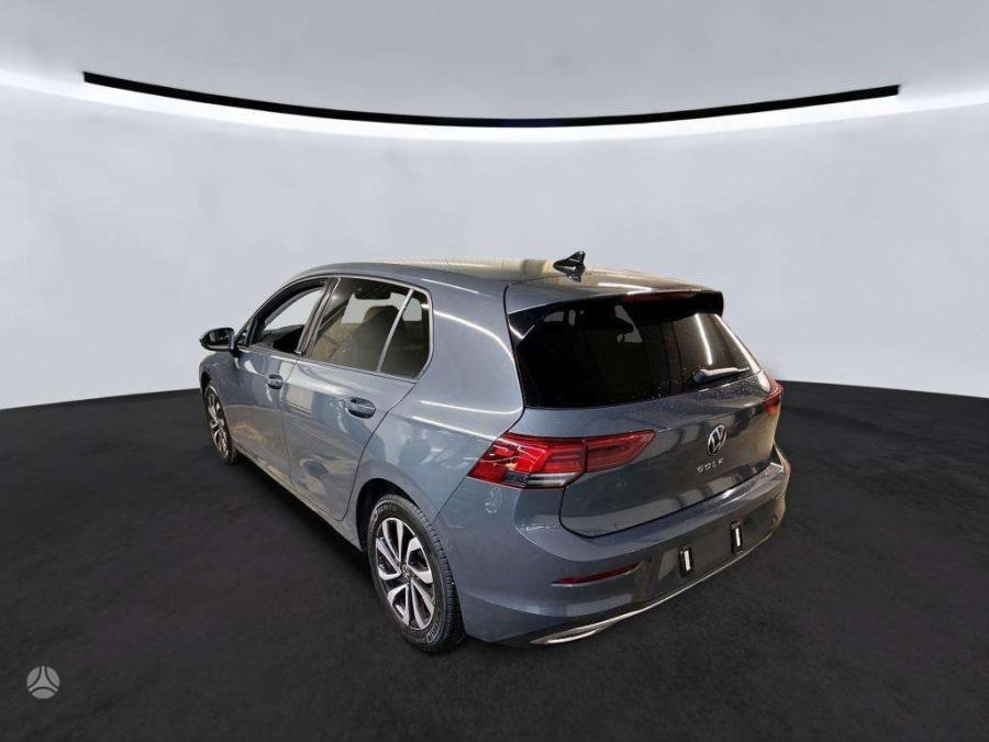 Pelēks Volkswagen Golf 2023 Viļņa, ar dzinēja tilpumu 1.50 L un nobraukumu 72 tūkst. km par 17800 €, foto 5 vietnē AUTOMOTO.COM.LV