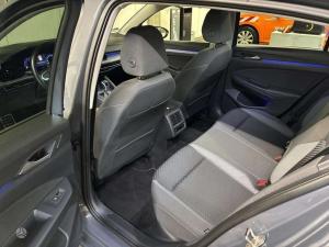 Pelēks Volkswagen Golf 2023 Viļņa, ar dzinēja tilpumu 1.50 L un nobraukumu 72 tūkst. km par 17800 €, foto 6 vietnē AUTOMOTO.COM.LV