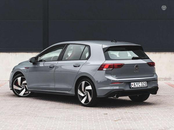 Grey Volkswagen Golf 2023 in Siauliai, with an engine capacity of 1.98 L and mileage of 24 thousand km for 24750 €, photo 6 on AUTOMOTO.COM.LV